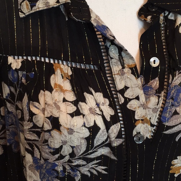 Miss Me | Tops | Miss Me Floral Black Blouse Ruffle Hem Buttons | Poshmark